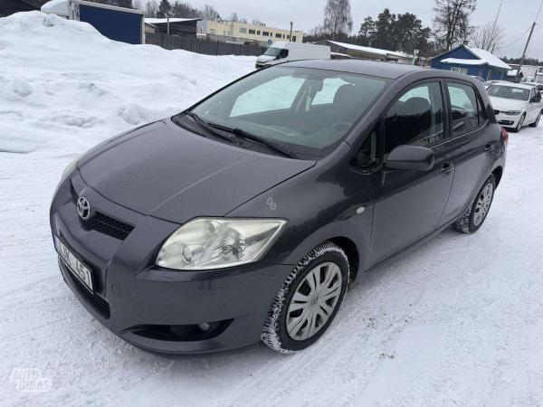 Sarkans Toyota Auris 2007 Viļņa, ar dzinēja tilpumu 0.00 L un nobraukumu 375 tūkst. km par 950 €, foto 1 vietnē AUTOMOTO.COM.LV