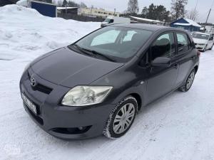 Sarkans Toyota Auris 2007 Viļņa, ar dzinēja tilpumu 0.00 L un nobraukumu 375 tūkst. km par 950 €, foto  vietnē AUTOMOTO.COM.LV