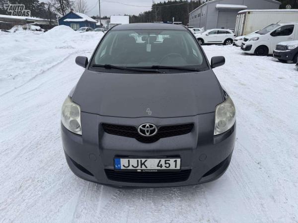 Sarkans Toyota Auris 2007 Viļņa, ar dzinēja tilpumu 0.00 L un nobraukumu 375 tūkst. km par 950 €, foto 2 vietnē AUTOMOTO.COM.LV