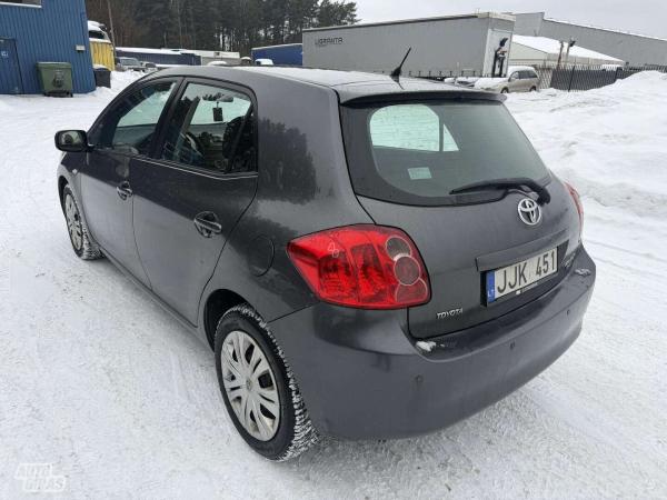 Sarkans Toyota Auris 2007 Viļņa, ar dzinēja tilpumu 0.00 L un nobraukumu 375 tūkst. km par 950 €, foto 6 vietnē AUTOMOTO.COM.LV