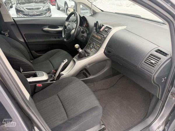 Sarkans Toyota Auris 2007 Viļņa, ar dzinēja tilpumu 0.00 L un nobraukumu 375 tūkst. km par 950 €, foto 10 vietnē AUTOMOTO.COM.LV