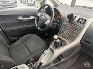 Red Toyota Auris 2007 in Vilnius, with an engine capacity of 0.00 L and mileage of 375 thousand km for 950 €, photo 12 on AUTOMOTO.COM.LV