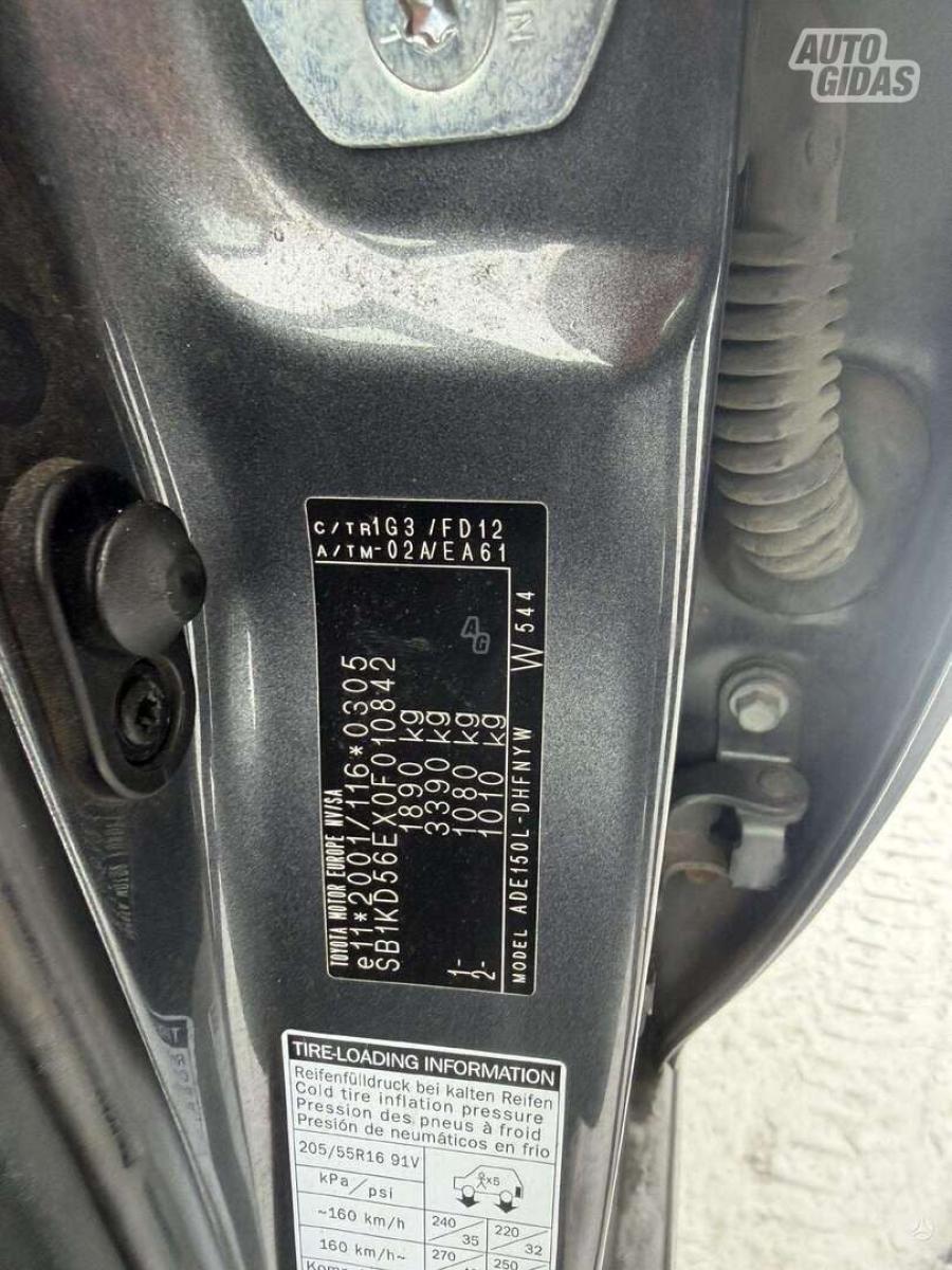 Red Toyota Auris 2007 in Vilnius, with an engine capacity of 0.00 L and mileage of 375 thousand km for 950 €, photo 13 on AUTOMOTO.COM.LV