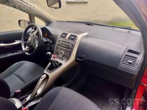 Красный Тойота Аурис 2007 в Рига, объемом двигателя 1.60 л и пробегом 149 тыс. км за 3300 €, фото 16 на AUTOMOTO.COM.LV