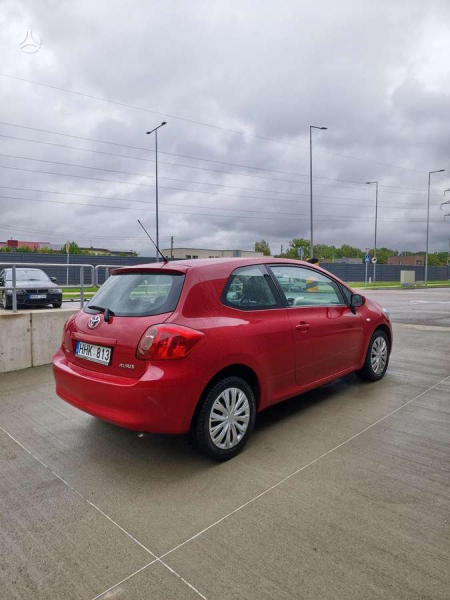 Sarkans Toyota Auris 2007 Kauņa, ar dzinēja tilpumu 1.60 L un nobraukumu 180 tūkst. km par 3950 €, foto 4 vietnē AUTOMOTO.COM.LV