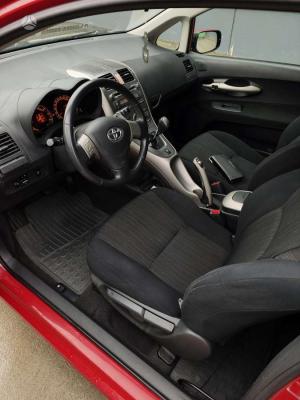Sarkans Toyota Auris 2007 Kauņa, ar dzinēja tilpumu 1.60 L un nobraukumu 180 tūkst. km par 3950 €, foto 5 vietnē AUTOMOTO.COM.LV