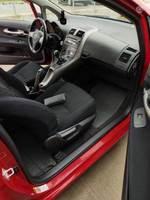 Sarkans Toyota Auris 2007 Kauņa, ar dzinēja tilpumu 1.60 L un nobraukumu 180 tūkst. km par 3950 €, foto 10 vietnē AUTOMOTO.COM.LV