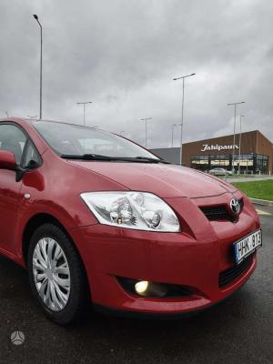 Sarkans Toyota Auris 2007 Kauņa, ar dzinēja tilpumu 1.60 L un nobraukumu 180 tūkst. km par 3950 €, foto 19 vietnē AUTOMOTO.COM.LV