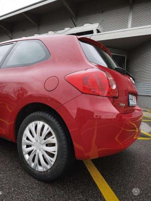Sarkans Toyota Auris 2007 Kauņa, ar dzinēja tilpumu 1.60 L un nobraukumu 180 tūkst. km par 3950 €, foto 22 vietnē AUTOMOTO.COM.LV