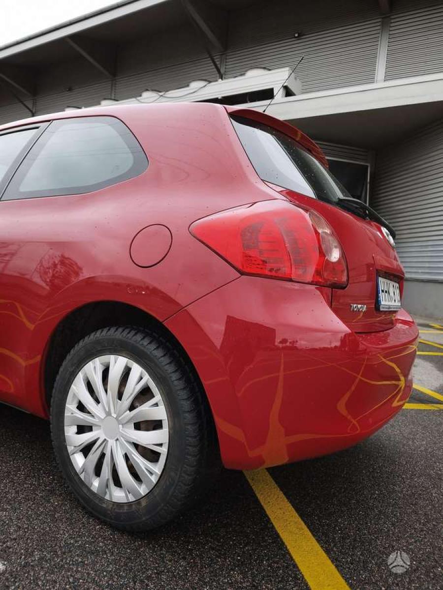 Sarkans Toyota Auris 2007 Kauņa, ar dzinēja tilpumu 1.60 L un nobraukumu 180 tūkst. km par 3950 €, foto 22 vietnē AUTOMOTO.COM.LV