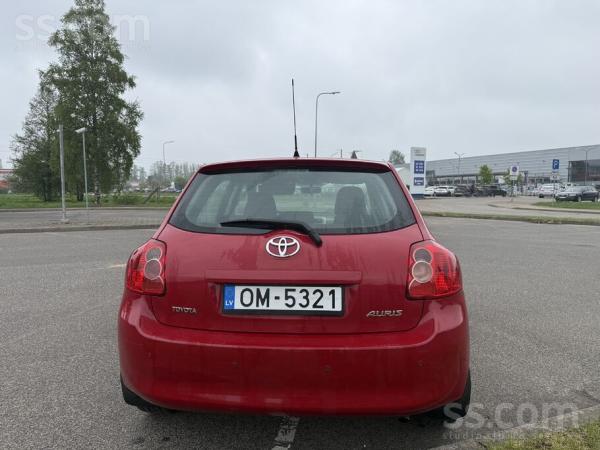 Sarkans Toyota Auris 2008 Rīga, ar dzinēja tilpumu 1.60 L un nobraukumu 193 tūkst. km par 2600 €, foto 4 vietnē AUTOMOTO.COM.LV