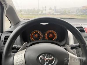 Sarkans Toyota Auris 2008 Rīga, ar dzinēja tilpumu 1.60 L un nobraukumu 193 tūkst. km par 2600 €, foto 10 vietnē AUTOMOTO.COM.LV