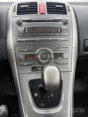 Sarkans Toyota Auris 2008 Rīga, ar dzinēja tilpumu 1.60 L un nobraukumu 193 tūkst. km par 2600 €, foto 11 vietnē AUTOMOTO.COM.LV
