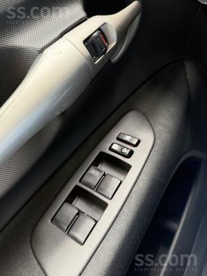 Sarkans Toyota Auris 2008 Rīga, ar dzinēja tilpumu 1.60 L un nobraukumu 193 tūkst. km par 2600 €, foto 12 vietnē AUTOMOTO.COM.LV