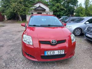 Red Toyota Auris 2008 in Kaunas, with an engine capacity of 1.40 L and mileage of 316 thousand km for 999 €, photo 3 on AUTOMOTO.COM.LV