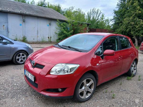 Sarkans Toyota Auris 2008 Kauņa, ar dzinēja tilpumu 1.40 L un nobraukumu 316 tūkst. km par 999 €, foto 3 vietnē AUTOMOTO.COM.LV