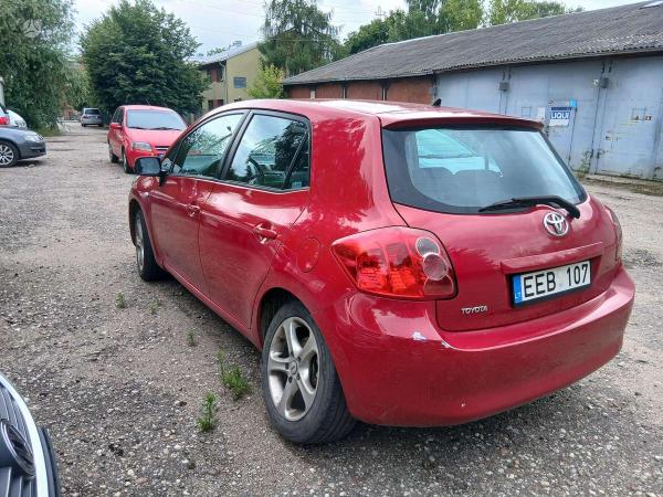 Sarkans Toyota Auris 2008 Kauņa, ar dzinēja tilpumu 1.40 L un nobraukumu 316 tūkst. km par 999 €, foto 4 vietnē AUTOMOTO.COM.LV