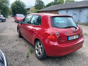 Red Toyota Auris 2008 in Kaunas, with an engine capacity of 1.40 L and mileage of 316 thousand km for 999 €, photo 5 on AUTOMOTO.COM.LV