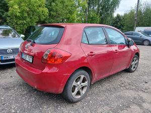 Red Toyota Auris 2008 in Kaunas, with an engine capacity of 1.40 L and mileage of 316 thousand km for 999 €, photo 6 on AUTOMOTO.COM.LV