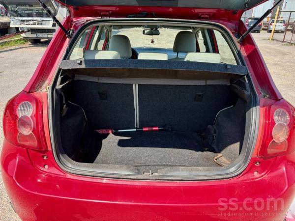 Sarkans Toyota Auris 2008 Rīga, ar dzinēja tilpumu 1.60 L un nobraukumu 249 tūkst. km par 2500 €, foto 3 vietnē AUTOMOTO.COM.LV