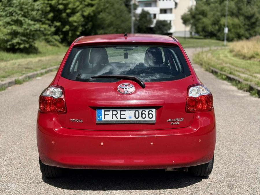 Sarkans Toyota Auris 2008 Viļņa, ar dzinēja tilpumu 2.23 L un nobraukumu 245 tūkst. km par 1400 €, foto 6 vietnē AUTOMOTO.COM.LV