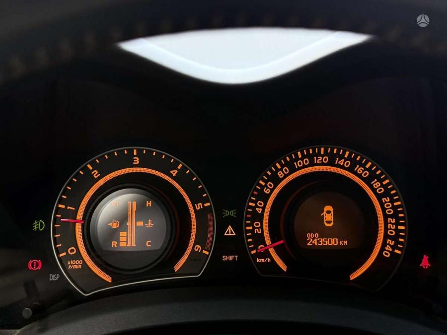 Sarkans Toyota Auris 2008 Viļņa, ar dzinēja tilpumu 2.23 L un nobraukumu 245 tūkst. km par 1400 €, foto 10 vietnē AUTOMOTO.COM.LV
