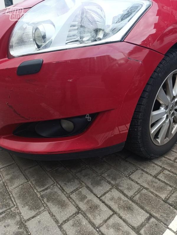 Sarkans Toyota Auris 2008 Viļņa, ar dzinēja tilpumu 2.00 L un nobraukumu 298 tūkst. km par 1750 €, foto 5 vietnē AUTOMOTO.COM.LV
