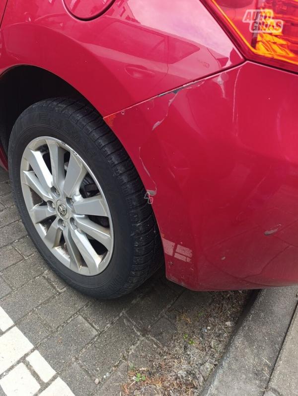 Sarkans Toyota Auris 2008 Viļņa, ar dzinēja tilpumu 2.00 L un nobraukumu 298 tūkst. km par 1750 €, foto 6 vietnē AUTOMOTO.COM.LV