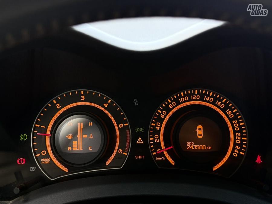 Sarkans Toyota Auris 2008 Viļņa, ar dzinēja tilpumu 2.20 L un nobraukumu 241 tūkst. km par 1200 €, foto 11 vietnē AUTOMOTO.COM.LV