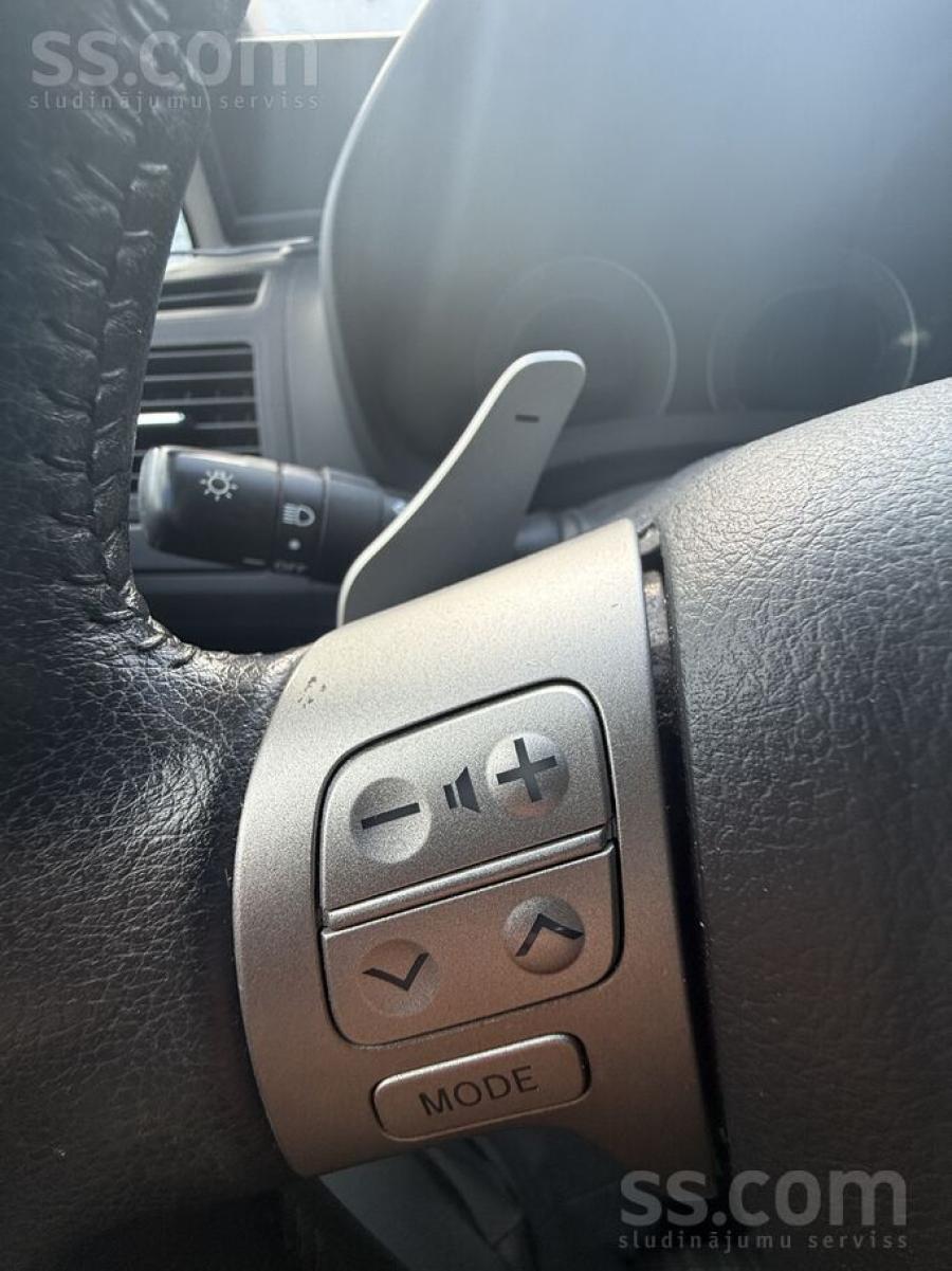 Sarkans Toyota Auris 2008 Rīga, ar dzinēja tilpumu 1.60 L un nobraukumu 195 tūkst. km par 2600 €, foto 9 vietnē AUTOMOTO.COM.LV