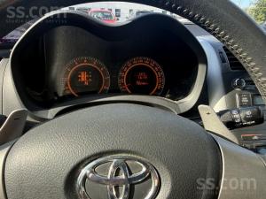 Sarkans Toyota Auris 2008 Rīga, ar dzinēja tilpumu 1.60 L un nobraukumu 195 tūkst. km par 2600 €, foto 18 vietnē AUTOMOTO.COM.LV