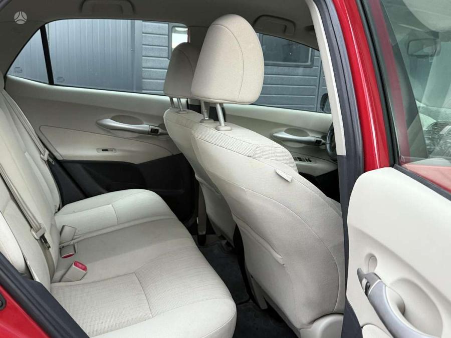 Red Toyota Auris 2008 in Vilnius, with an engine capacity of 1.60 L and mileage of 144 thousand km for 3500 €, photo 13 on AUTOMOTO.COM.LV