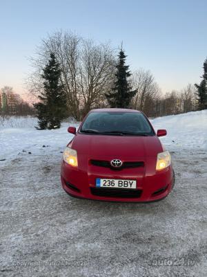Sarkans Toyota Auris 2009 Tallina, ar dzinēja tilpumu 1.40 L un nobraukumu 187 tūkst. km par 3500 €, foto 3 vietnē AUTOMOTO.COM.LV