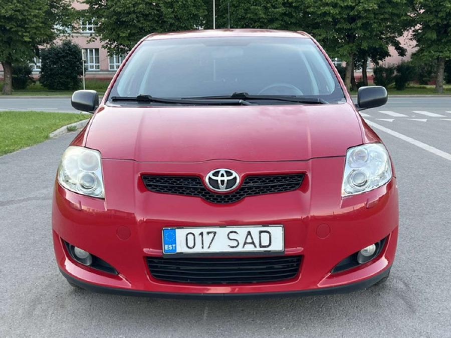 Sarkans Toyota Auris 2009 Narva, ar dzinēja tilpumu 1.60 L un nobraukumu 1890 tūkst. km par 1499 €, foto 4 vietnē AUTOMOTO.COM.LV