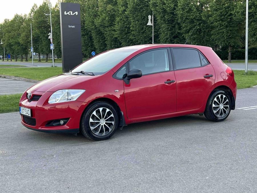 Sarkans Toyota Auris 2009 Narva, ar dzinēja tilpumu 1.60 L un nobraukumu 1890 tūkst. km par 1499 €, foto 13 vietnē AUTOMOTO.COM.LV