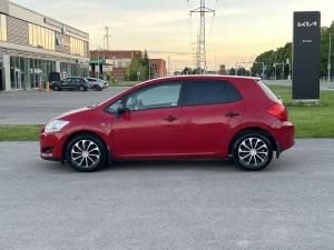 Sarkans Toyota Auris 2009 Narva, ar dzinēja tilpumu 1.60 L un nobraukumu 1890 tūkst. km par 1499 €, foto 16 vietnē AUTOMOTO.COM.LV