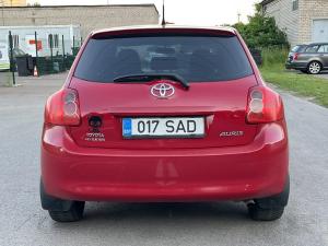 Sarkans Toyota Auris 2009 Narva, ar dzinēja tilpumu 1.60 L un nobraukumu 1890 tūkst. km par 1499 €, foto 20 vietnē AUTOMOTO.COM.LV
