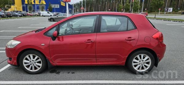 Toyota Auris 2009 Rīga vietnē Sarkans Toyota Auris 2009 Rīga, ar dzinēja tilpumu 1.60 L un nobraukumu 139 tūkst. km par 3300 €, foto 6 vietnē AUTOMOTO.COM.LV
