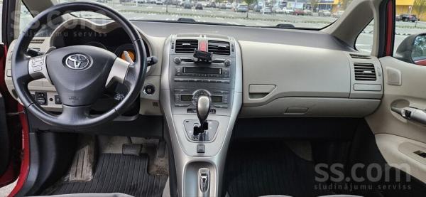 Toyota Auris 2009 Rīga vietnē Sarkans Toyota Auris 2009 Rīga, ar dzinēja tilpumu 1.60 L un nobraukumu 139 tūkst. km par 3300 €, foto 10 vietnē AUTOMOTO.COM.LV