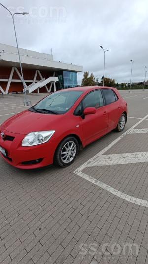 Red Toyota Auris 2009 in Rezekne, with an engine capacity of 2.00 L and mileage of 255 thousand km for 3000 €, photo  on AUTOMOTO.COM.LV