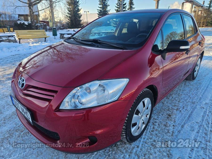 Sarkans Toyota Auris 2010 Paide, ar dzinēja tilpumu 1.30 L un nobraukumu 107 tūkst. km par 5750 €, foto 1 vietnē AUTOMOTO.COM.LV