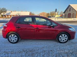 Sarkans Toyota Auris 2010 Paide, ar dzinēja tilpumu 1.30 L un nobraukumu 107 tūkst. km par 5750 €, foto 7 vietnē AUTOMOTO.COM.LV