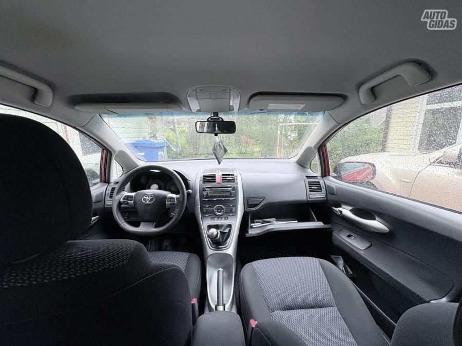 Sarkans Toyota Auris 2010 Kaišiadorys, ar dzinēja tilpumu 1.60 L un nobraukumu 211 tūkst. km par 3500 €, foto 11 vietnē AUTOMOTO.COM.LV