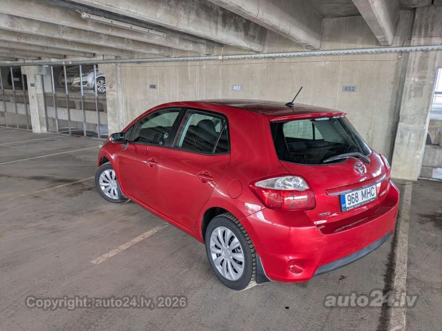 Sarkans Toyota Auris 2011 Tallina, ar dzinēja tilpumu 1.30 L un nobraukumu 163 tūkst. km par 5490 €, foto 9 vietnē AUTOMOTO.COM.LV