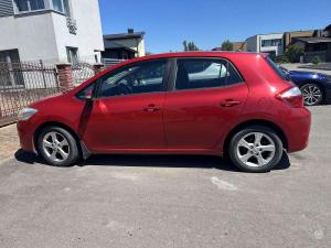 Red Toyota Auris 2011 in Kaunas, with an engine capacity of 1.60 L and mileage of 186 thousand km for 4100 €, photo  on AUTOMOTO.COM.LV
