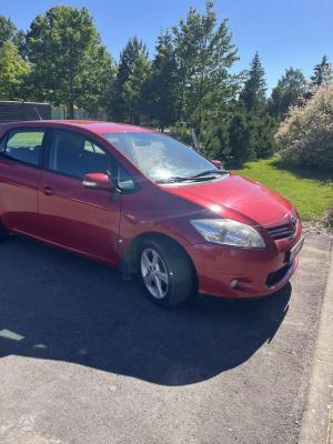 Red Toyota Auris 2011 in Kaunas, with an engine capacity of 1.60 L and mileage of 186 thousand km for 4100 €, photo 12 on AUTOMOTO.COM.LV