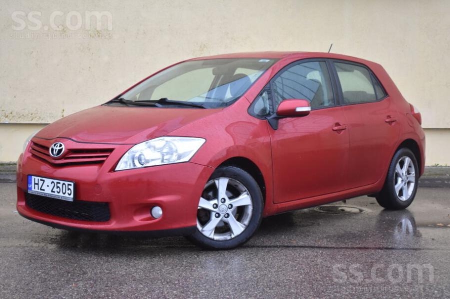 Sarkans Toyota Auris 2011 Talsi, ar dzinēja tilpumu 1.60 L un nobraukumu 163 tūkst. km par 3200 €, foto 5 vietnē AUTOMOTO.COM.LV