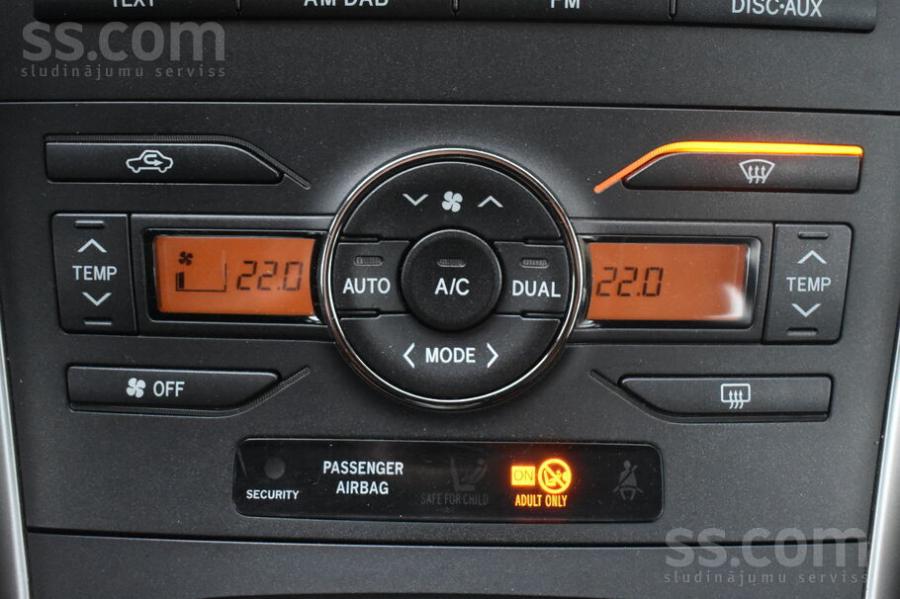 Sarkans Toyota Auris 2011 Talsi, ar dzinēja tilpumu 1.60 L un nobraukumu 163 tūkst. km par 3200 €, foto 15 vietnē AUTOMOTO.COM.LV