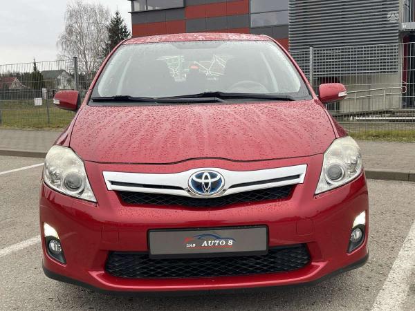 Red Toyota Auris 2012 in Vilnius, with an engine capacity of 1.80 L and mileage of 228 thousand km for 6680 €, photo 7 on AUTOMOTO.COM.LV