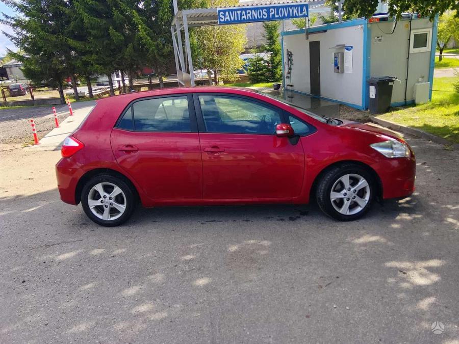 Red Toyota Auris 2012 in Silale, with an engine capacity of 2.00 L and mileage of 250 thousand km for 3500 €, photo 5 on AUTOMOTO.COM.LV